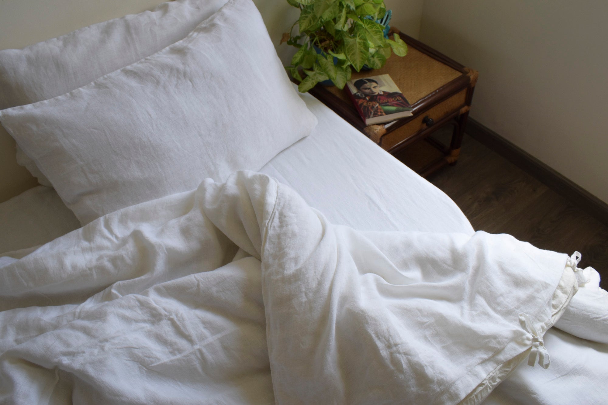 Buy Albus White Pure Linen Duvet Cover Online | Love For Linen